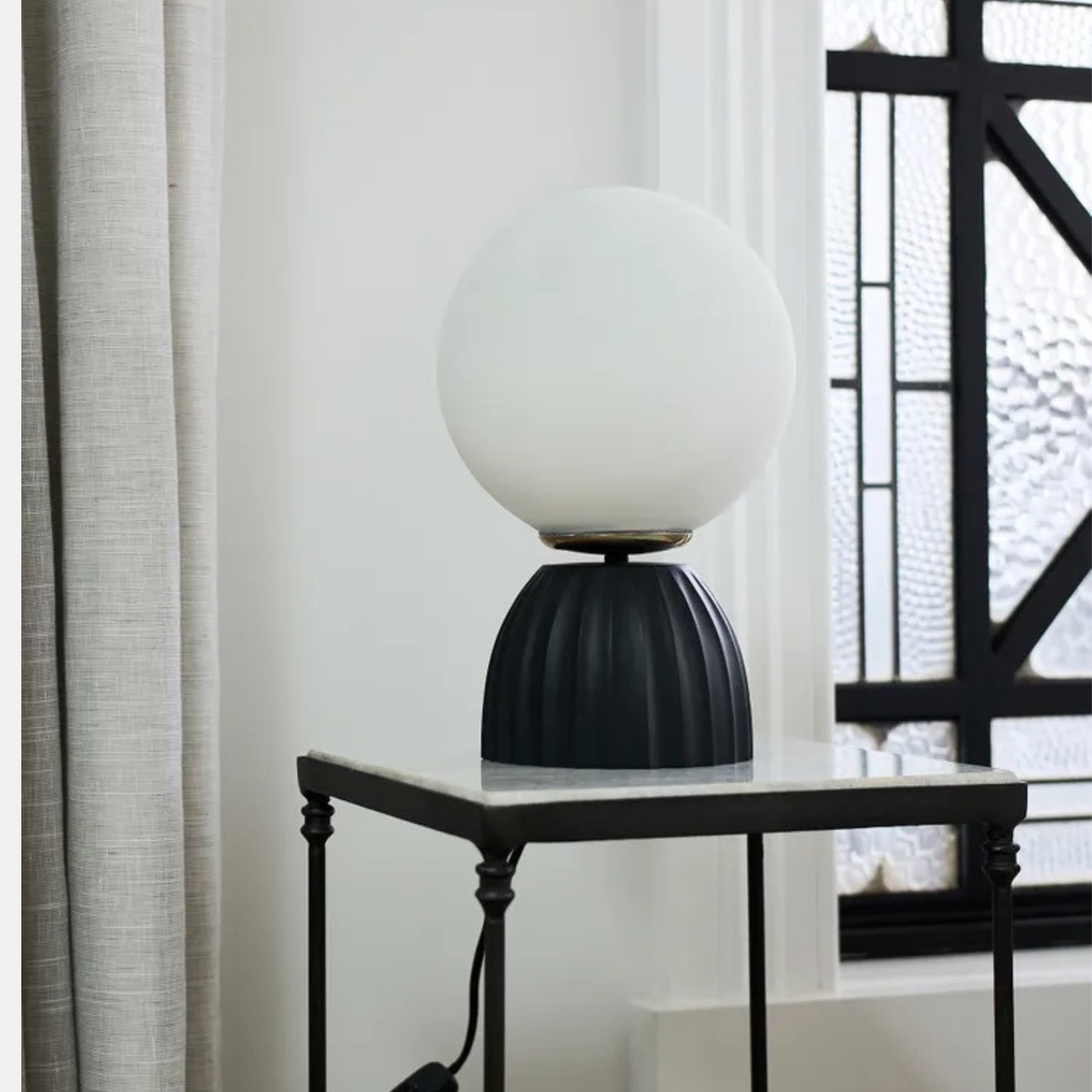 Orion Ribbed Orb Lamp - Black
